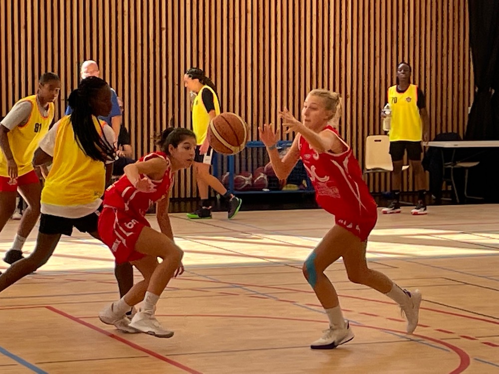 voyages basketball pour équipes et clubs sportifs, matchs de basket-ball